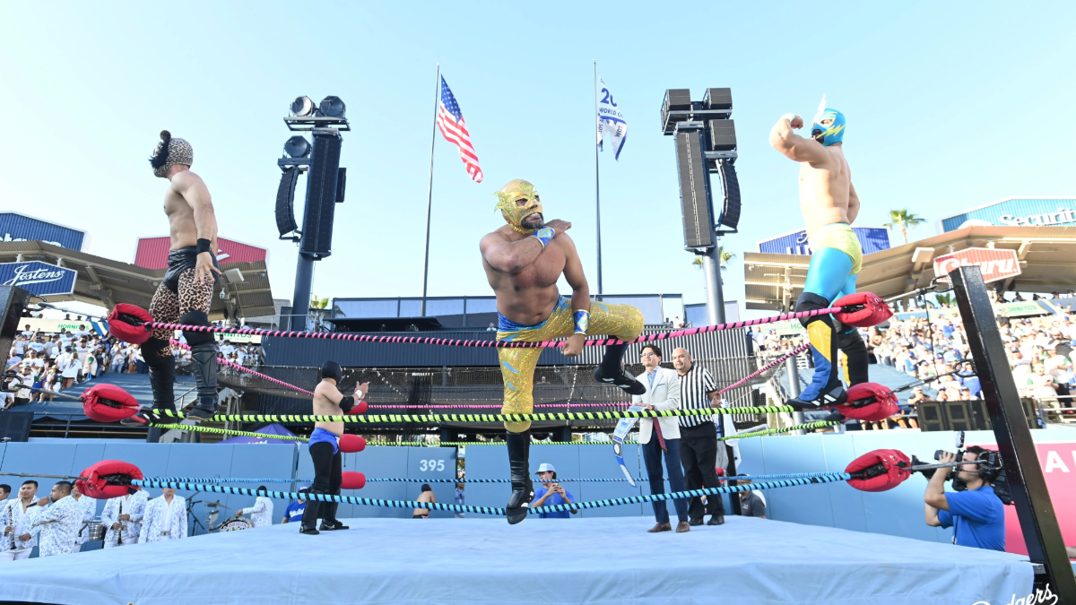Lucha Libre Takes Over Dodger Stadium For Mexican Heritage Night ...