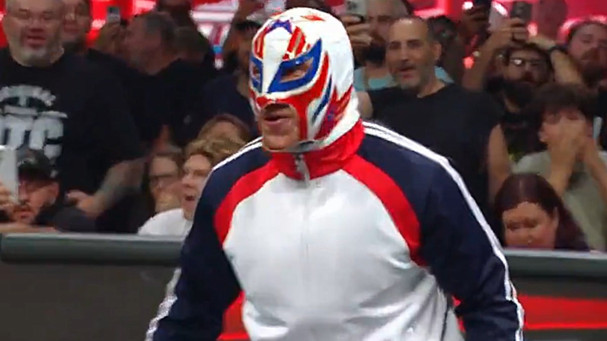 New El Grande Americano Appears On WWE Raw | SEScoops