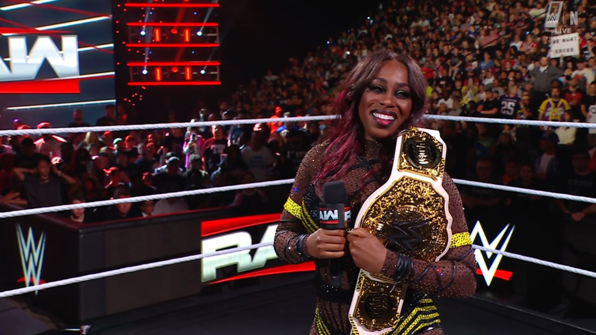 Naomi Announces She Is Pregnant On WWE Raw, Vacates Women's World Title ...