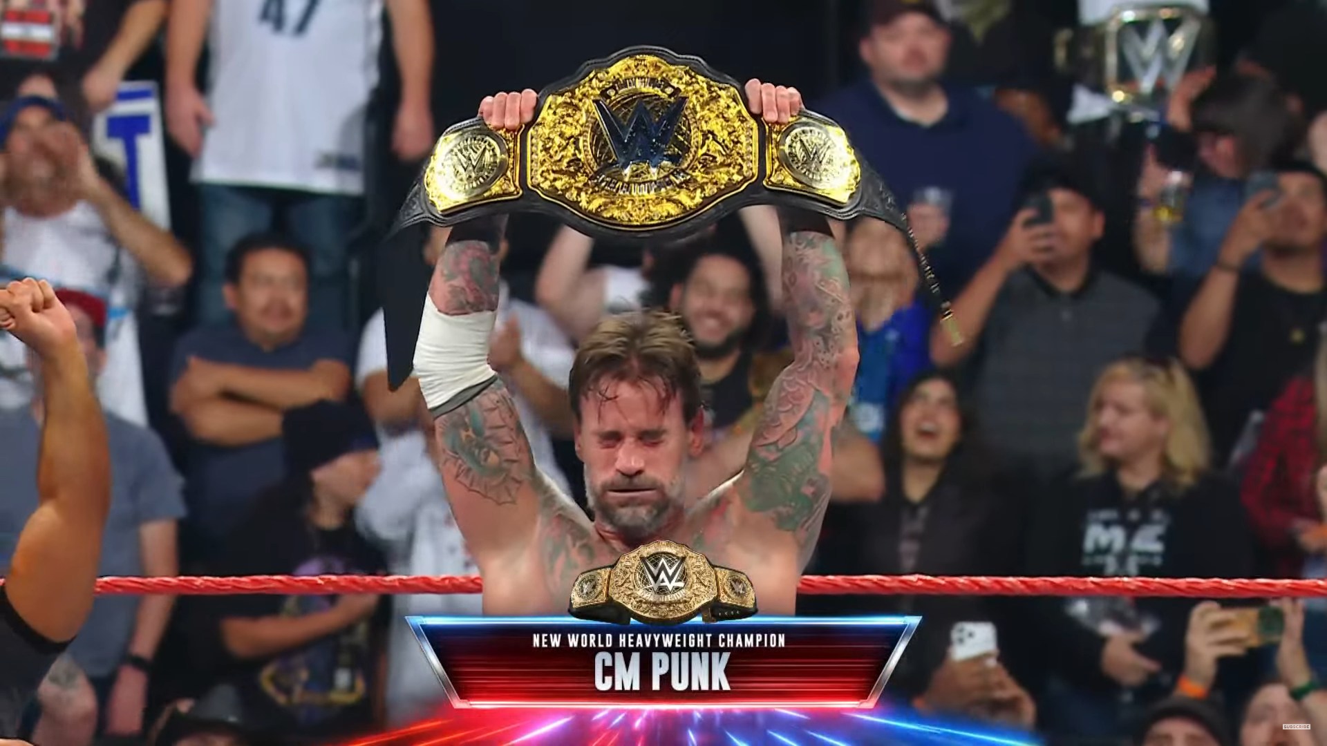 CM Punk Wins Vacant World Heavyweight Title | SEScoops