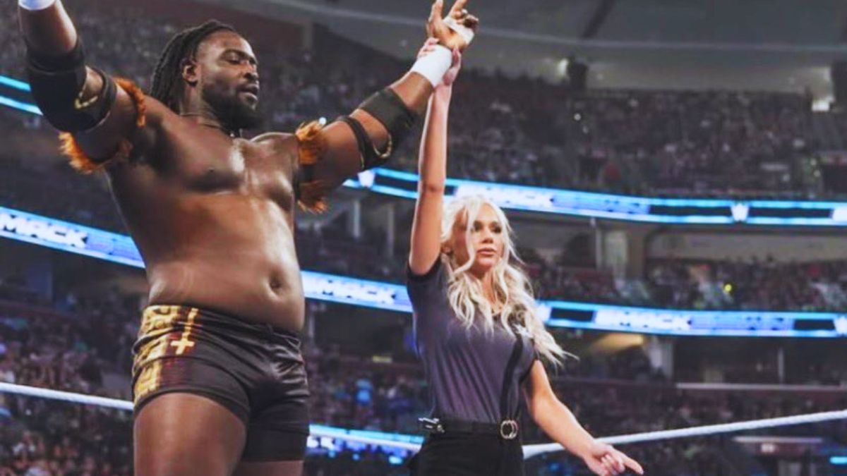 WWE Referee Victoria D'Errico Debuts on SmackDown | SEScoops